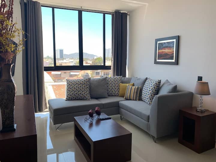 Departamento Nuevo Con Servicios Incluidos, Alberca, Roof Garden; Excelente Ubicación (Cerca De Tiendas, Plaza Y A Solo 10 Min. De La Zona Dorada Y El Malecón). Totalmente Amueblado, Cochera Techada, Acceso Controlado, Elevador. - Mazatlán