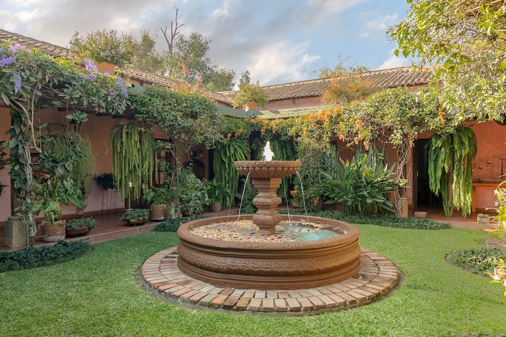 Villa Colonial Y Casa De Huéspedes Con Piscina Climatizada - San Lucas Sacatepéquez