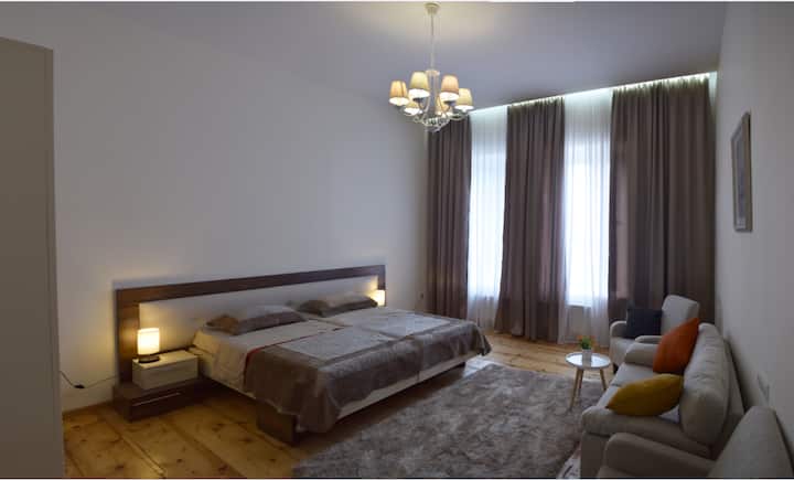 2 Bedroom Apartment In City Center - Tbilisi