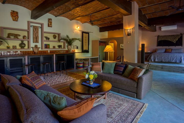 La Galería - Huge Loft-like Space - Ground Level - Sayulita