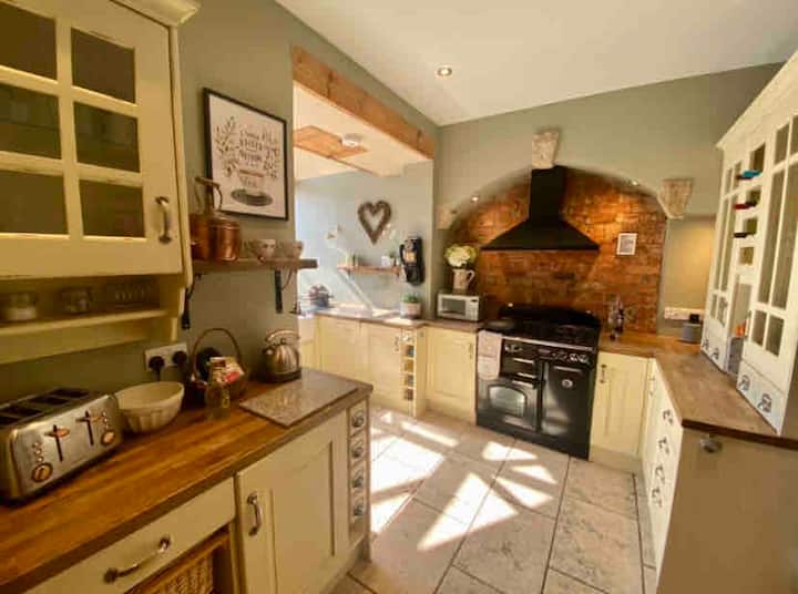 The Nutshell - Beamish Museum, Durham *Log Burner* - Durham