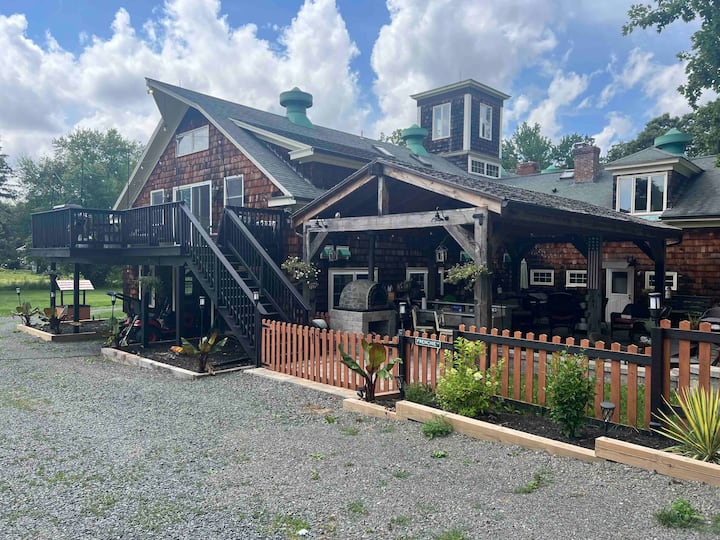 Finca Spadola - Gouveia Vineyards, Wallingford