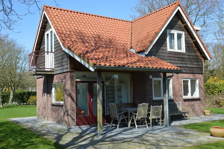 Fraai Vakantiehuis In Zeeland Dichtbij Het Strand - Zeeland