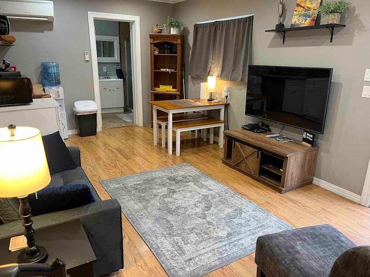 Updated Cottage With Fiber Internet In Great Area! - 피닉스