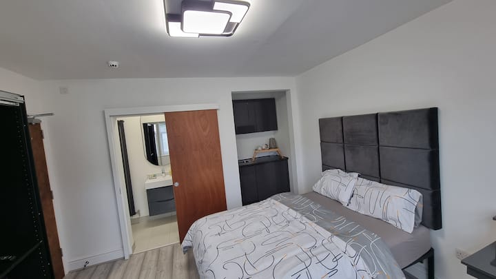 Stylish Ensuite With Kitchenette In St Albans 2 - Saint Albans