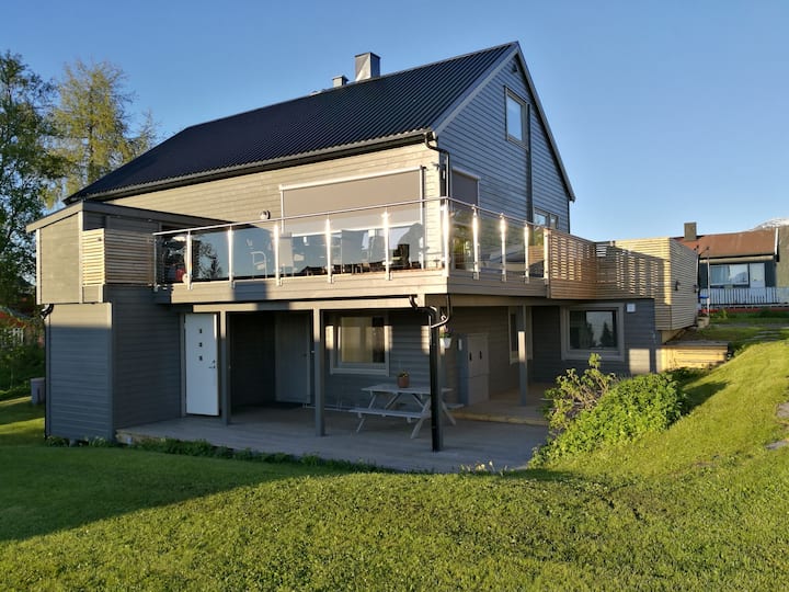 Leilighet Med 3 Soverom, Rolig, Gratis Parkering - Tromsø