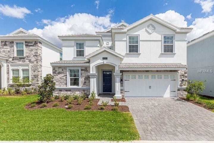 Prime Location Perfect For Staycation Or Vacation! - Davenport, FL