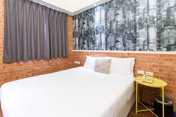 新崛江商旅-不指定豪華雙人房-近新崛江商圈/捷運中央公園站2號出口 - Kaohsiung City