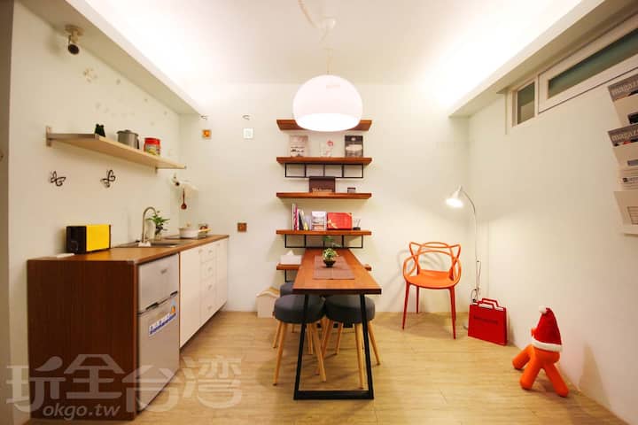 台南後火車站步行3分鐘togerther精品招待所4房2衛1廳4~5人短租屋(限28日以上短租優惠) - 타이난