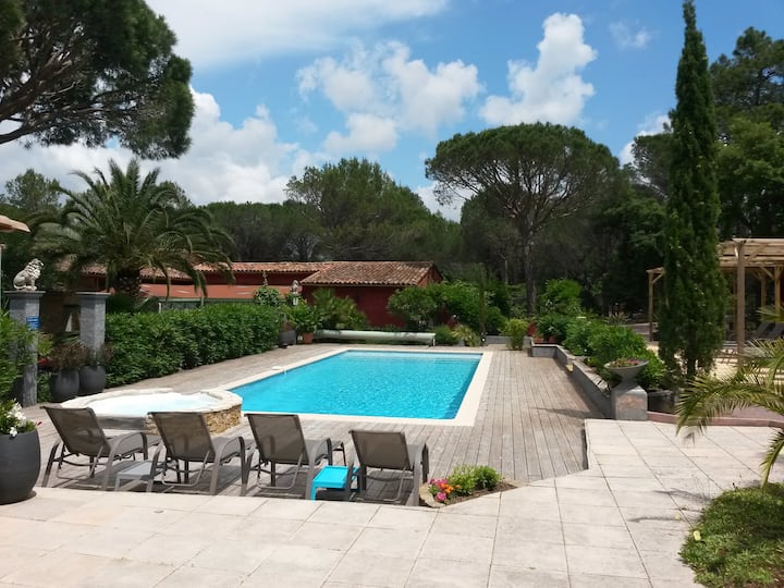 Gite Les Mayombes 2p Avec Piscine Dans Pinède 1 Ha - Roquebrune-sur-Argens