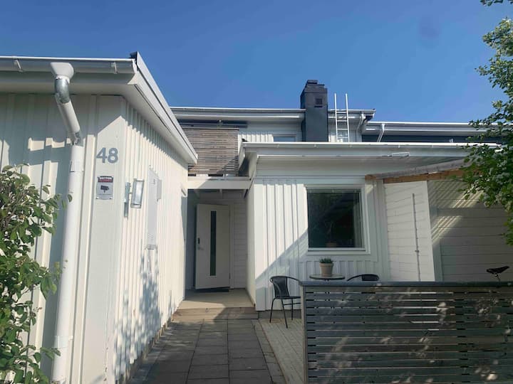Rymligt Hus Nära Sportfältet - Östersund