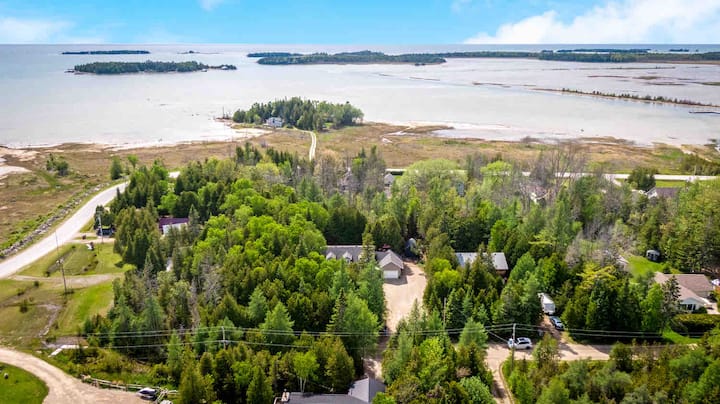 Oliphant Vacation Rentals & Homes - Ontario, Canada | Airbnb