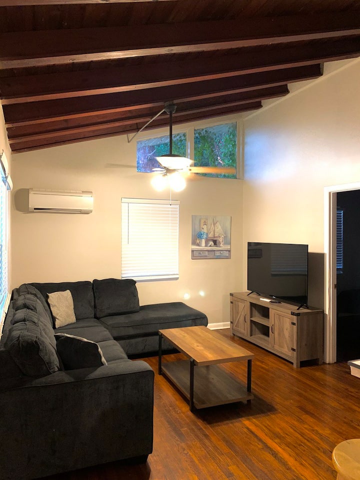 Directly On Pinellas Trail!  12 Min From Beach! - Largo, FL