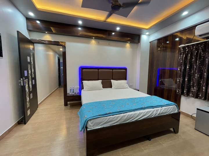 Surya Niwesh 103 Homestay - 瓦拉那西