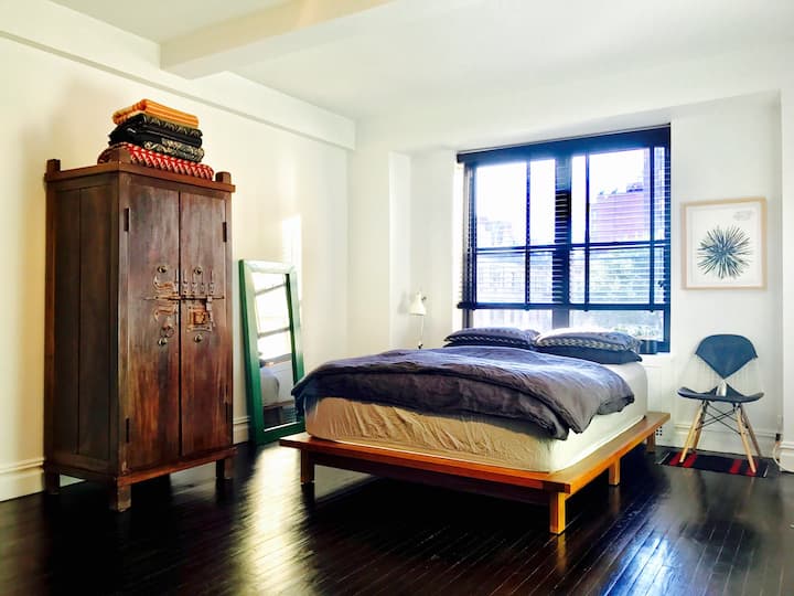 Renovated & Spacious Chelsea Studio - New York