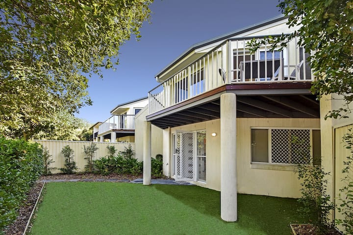 Advance Retreat On Sunrise Beach Noosa - Noosa Shire