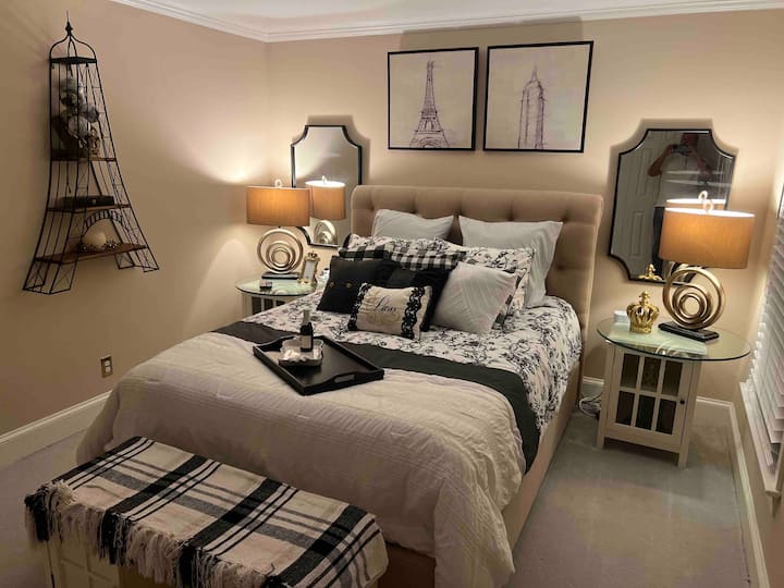 Four Seasons Cottage - Greenville, NC