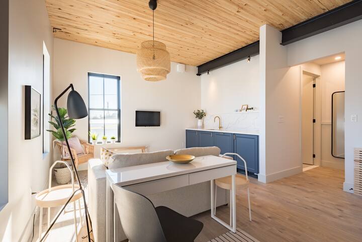 Brewery Park 302 - Modern, Bright Boutique Suite - Halifax, NS, Canada