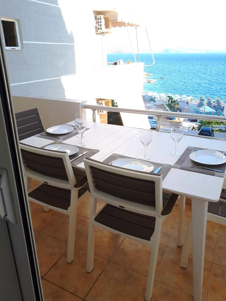 Blue Spacious Sea View Apartment - Lukova