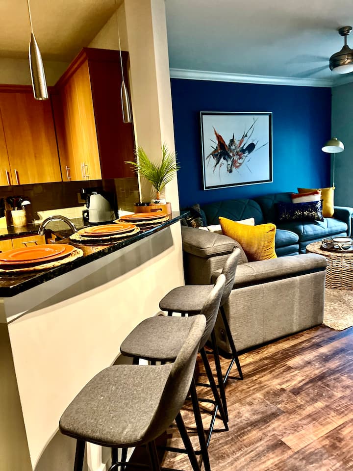 Luxury 1 Bedroom Mid-rise With Pool & Gym - Sandy Springs, GA