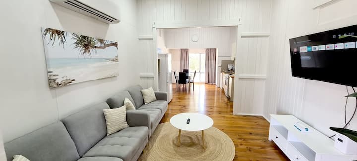 Fully Airconditioned Quarters Close To It All! - Bundaberg Central