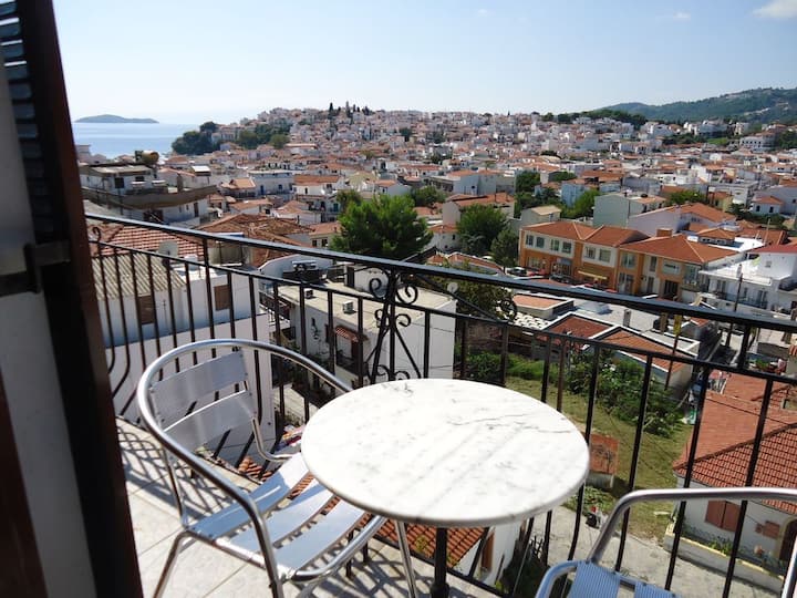 Pension Margarita - Overview Triple Room - Skiathos