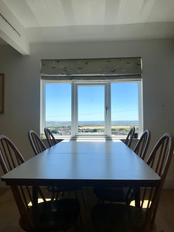 Coastal Views Free Parking 5 Minutes From Beach - 울라콤