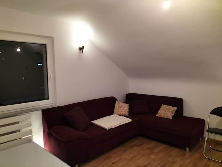 E13a Schönes 3 Zi, Bis 6 P., Ebk, Wm, In Eschborn - Frankfurt am Main
