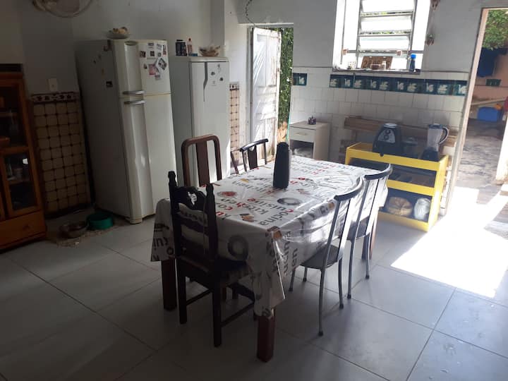 Quarto Indivídual Com Lavabo Em Santa Teresa - Rio de Janeiro