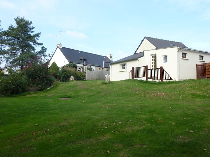 Quiet Idyllic Gite In St. Gonnery - Rohan