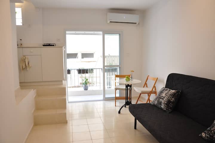Cozy Beach-side Studio (Ben Yehuda St) - Tel-Aviv