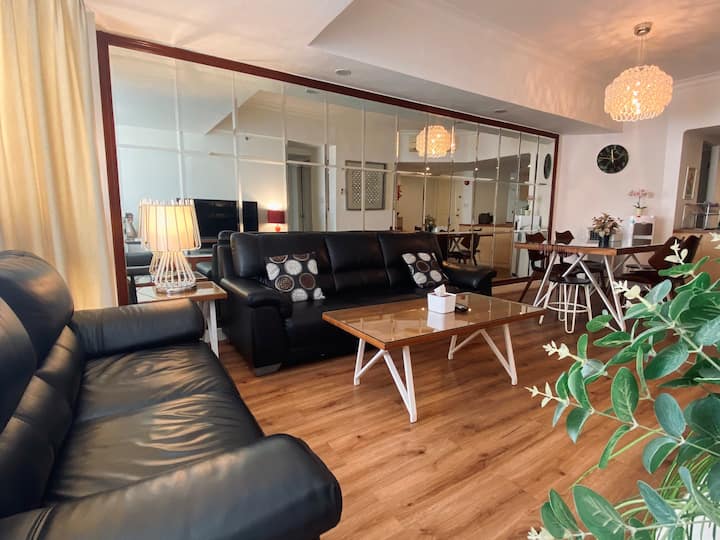 Chic Design Apartment Within The Most Hyped Malls - Jakarta