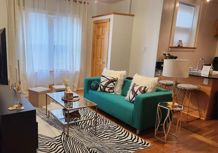 Chic Coventry: Save 10% On 2+ Nights+late Checkout - Cleveland Heights, OH