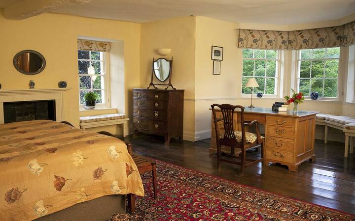 Super Manor House Bed & Breakfast 2 - Brecon