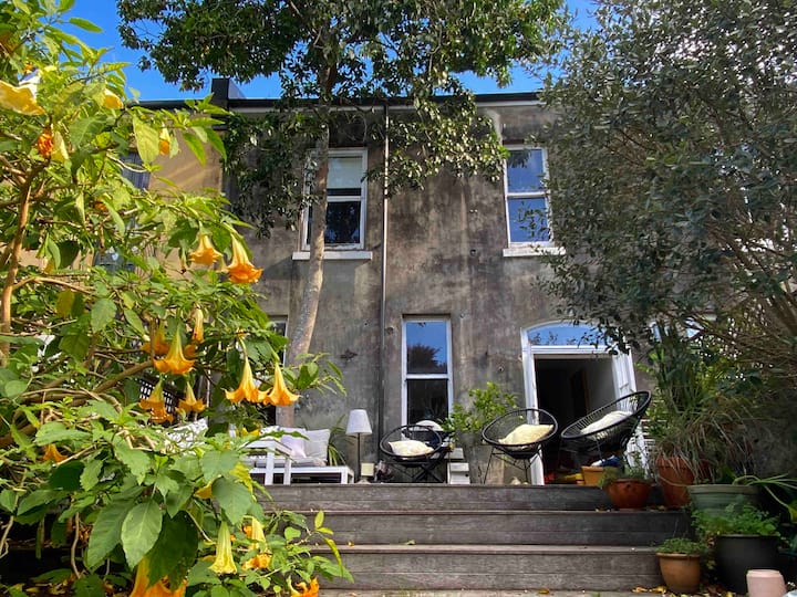 Historic Townhouse In The Centre Of Grey Lynn - Auckland