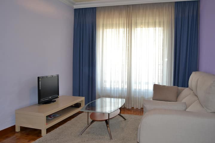 Apartamento Turístico Con 3 Dormitorios - Pamplona