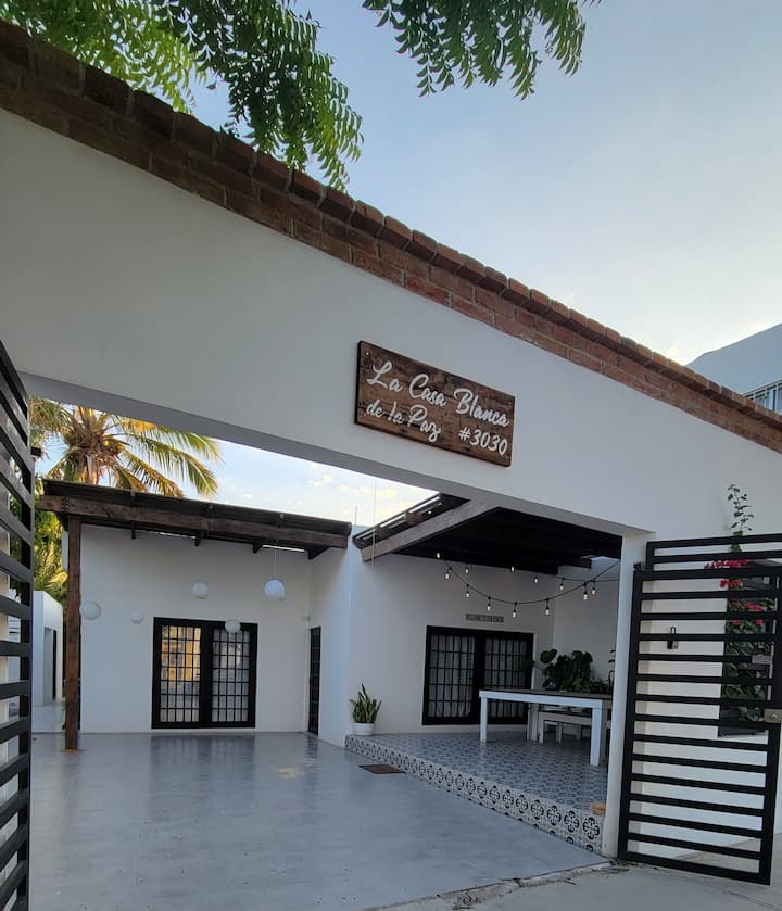 La Casa Blanca De La Paz Con Alberca Privada - La Paz