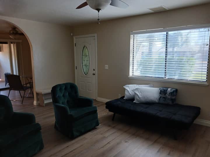 The One With The Dog Yard! - Ridgecrest, CA
