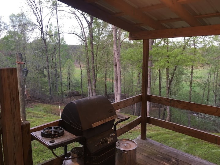 Rustic country cabin in the woods - Cabins for Rent in Hamilton ...