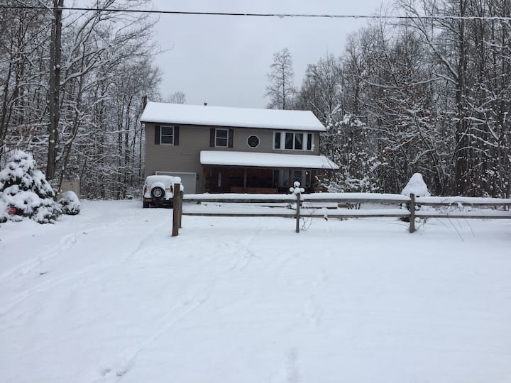 Allegany State Park Neighbor, Skiing/snowmobiling - Salamanca, NY
