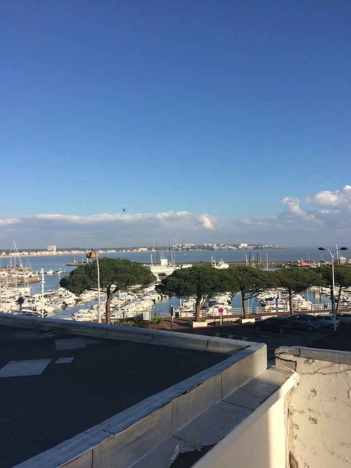 Beau Deux Pièces. Vue Port Et Mer - Royan