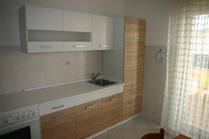 Renato 2. Apartment For 3 People - Novalja