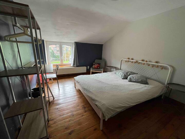 Aux Loups Blancs : Chambre London - Namur
