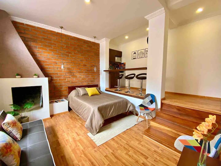 Suite Con Chimenea, Cómoda Y Bien Ubicada - Cuenca