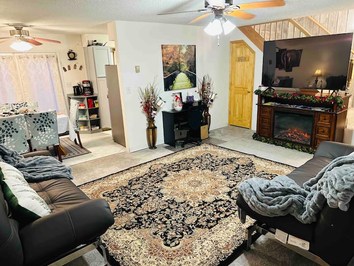 Golden Heart 3-bed Luxury Home - Fairbanks, AK