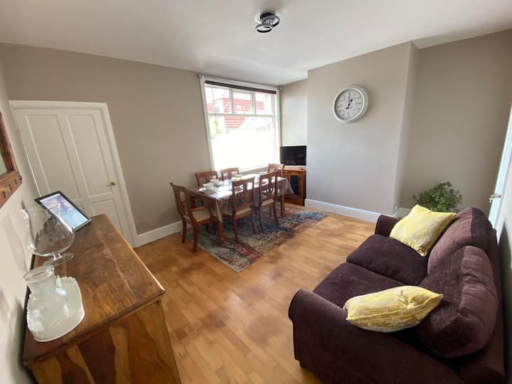 Charming Poplar House. Parking For 2 Vehicles. - Cleethorpes