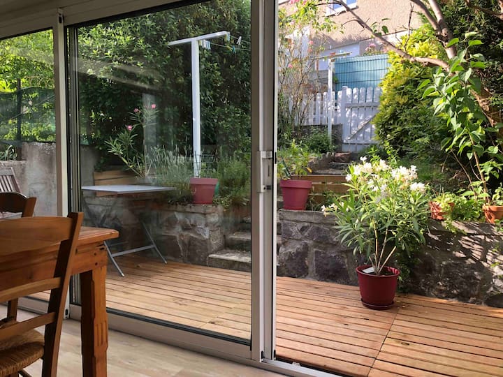 Maison Au Calme Avec Jardinet - Volvic