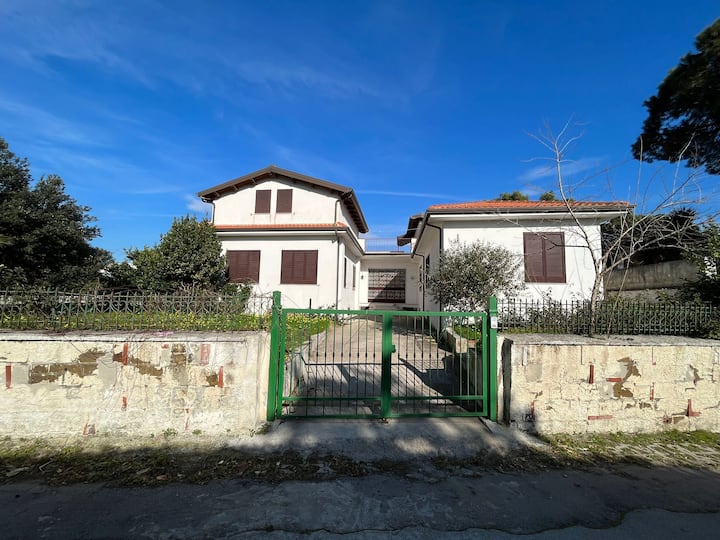 Villa Multifamiliare A 300mt Dal Mare - Baia Domizia