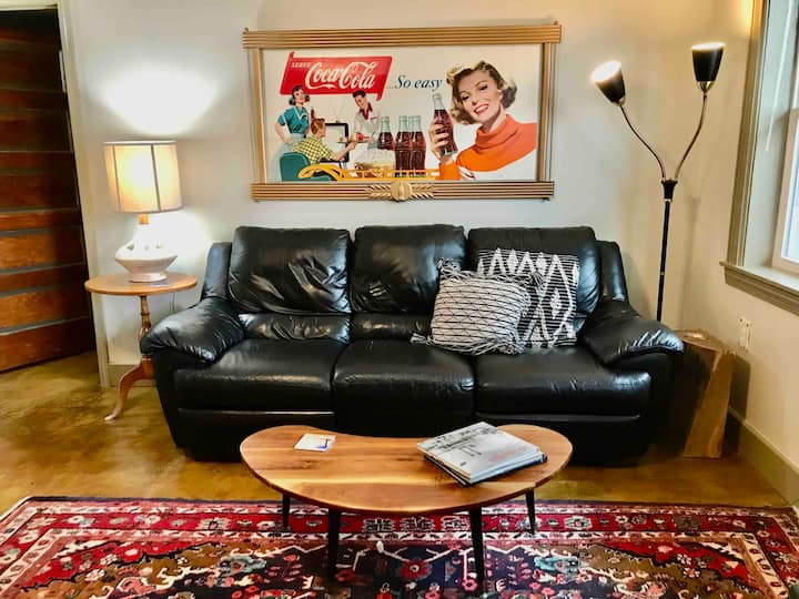 A Cool 1960's Pad Near Downtown! - Memphis, TN