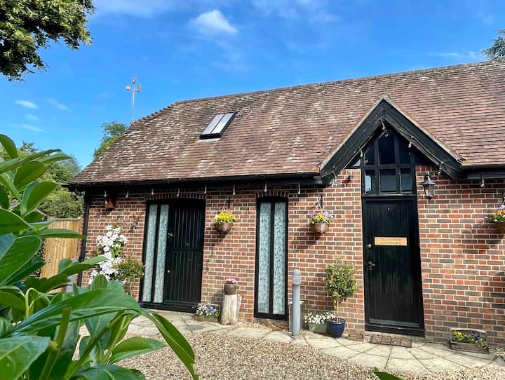 Rural New Forest Cottage - The Lodge At Stocks - Fordingbridge